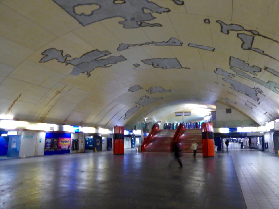 [Short] RER Station Auber, Paris – Harsh Forms